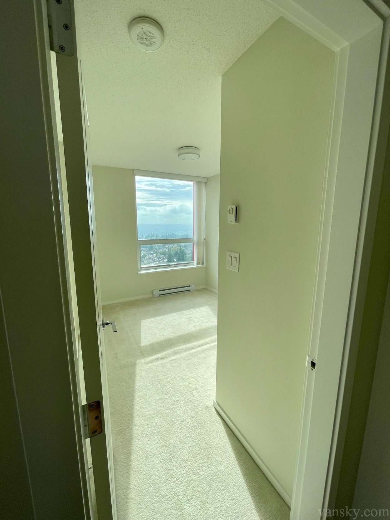 温哥华出租 2 Bed 2 Bath Condo in Metrotown, Burnaby - 温哥华天空 - Vansky.com